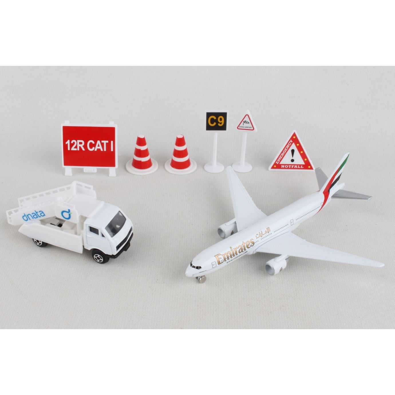 Real Toys jetBlue 11 Piece Model Play Set