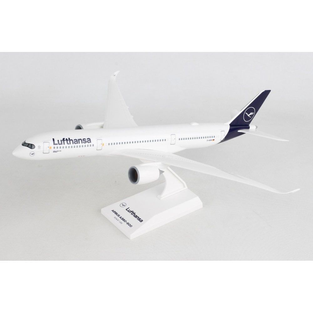 Skymarks Lufthanasa A350-900 New Livery Plastic Model - Scale 1:200