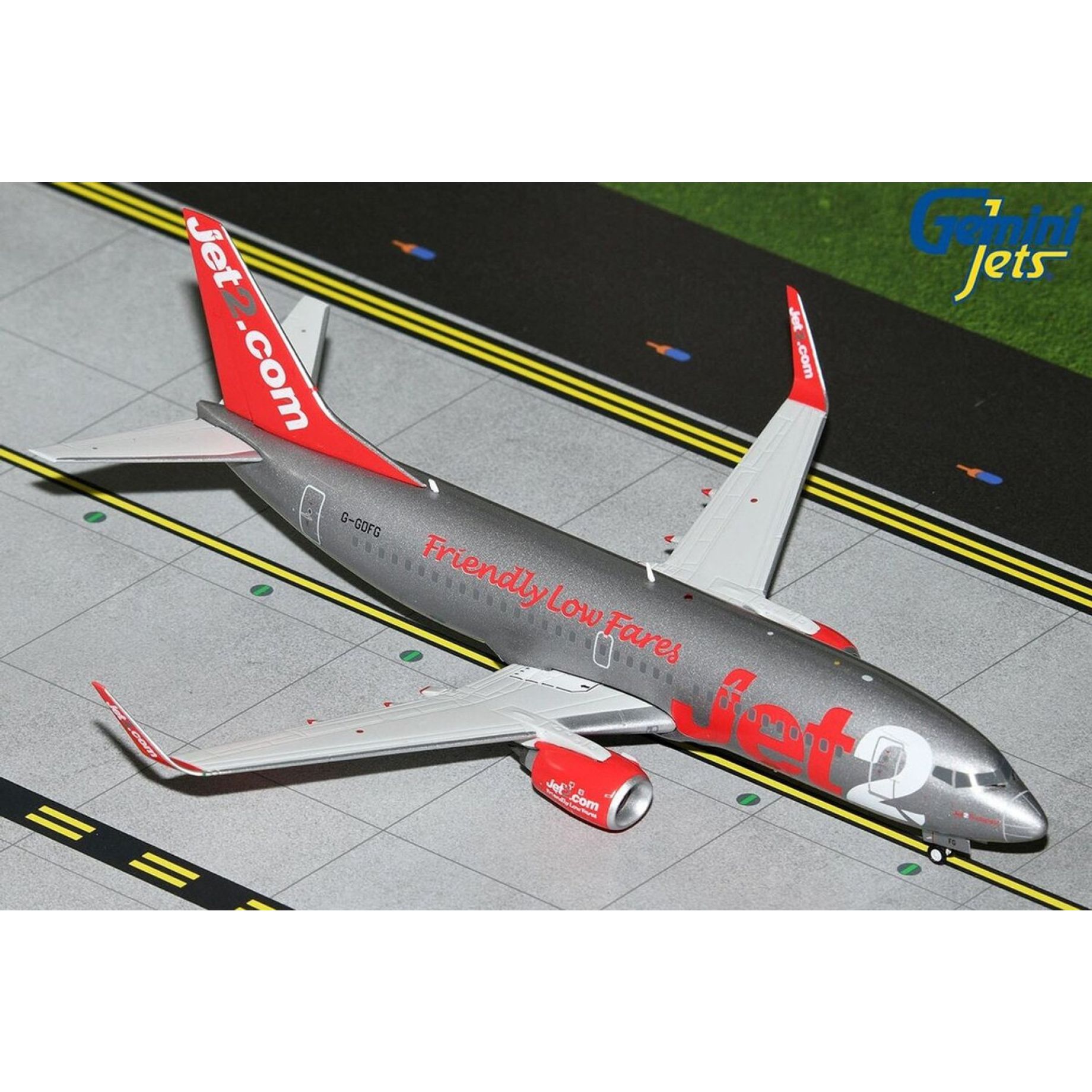 Gemini Jets Jet2.Com Boeing 737-800W Diecast - G-GDFG - 1/200
